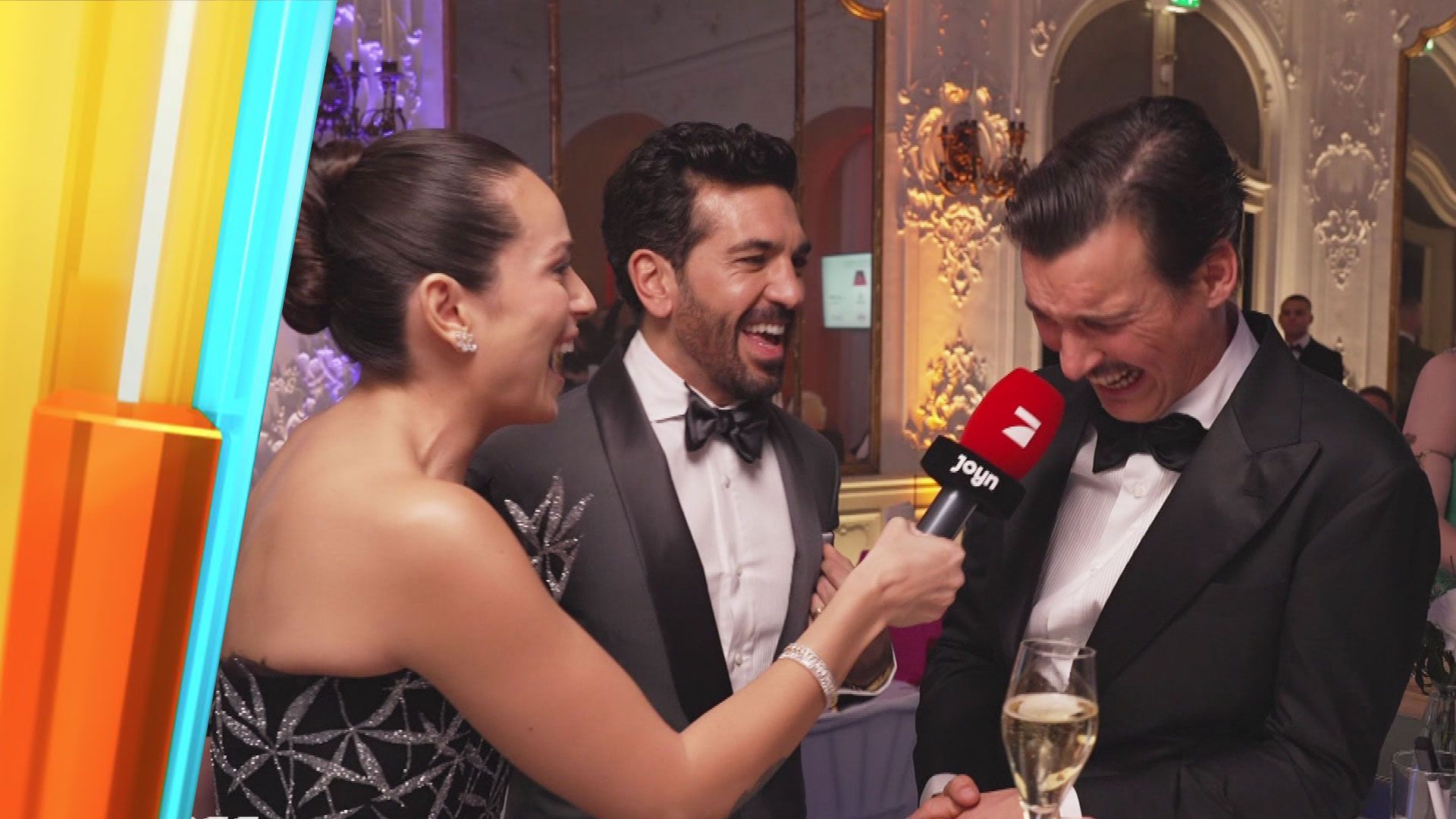 "Stars in Bars": Auf einen Drink mit Florian David Fitz, Elyas M'Barek ...