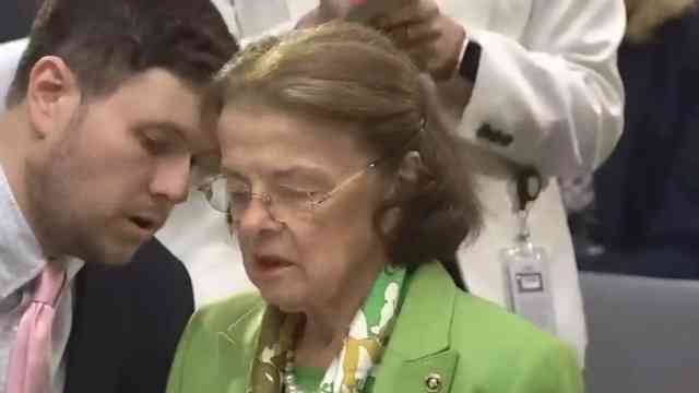 How Congress keeps getting rich while making the rules