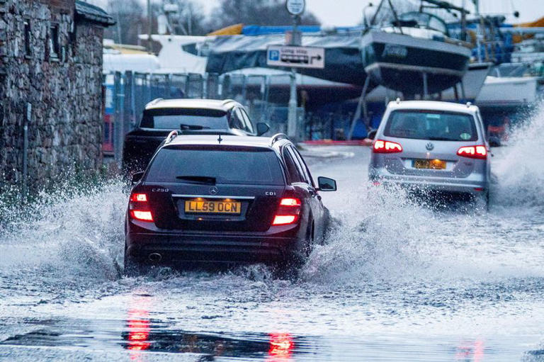 'Danger to life' storm Chandra shuts hundreds of schools and leaves ...