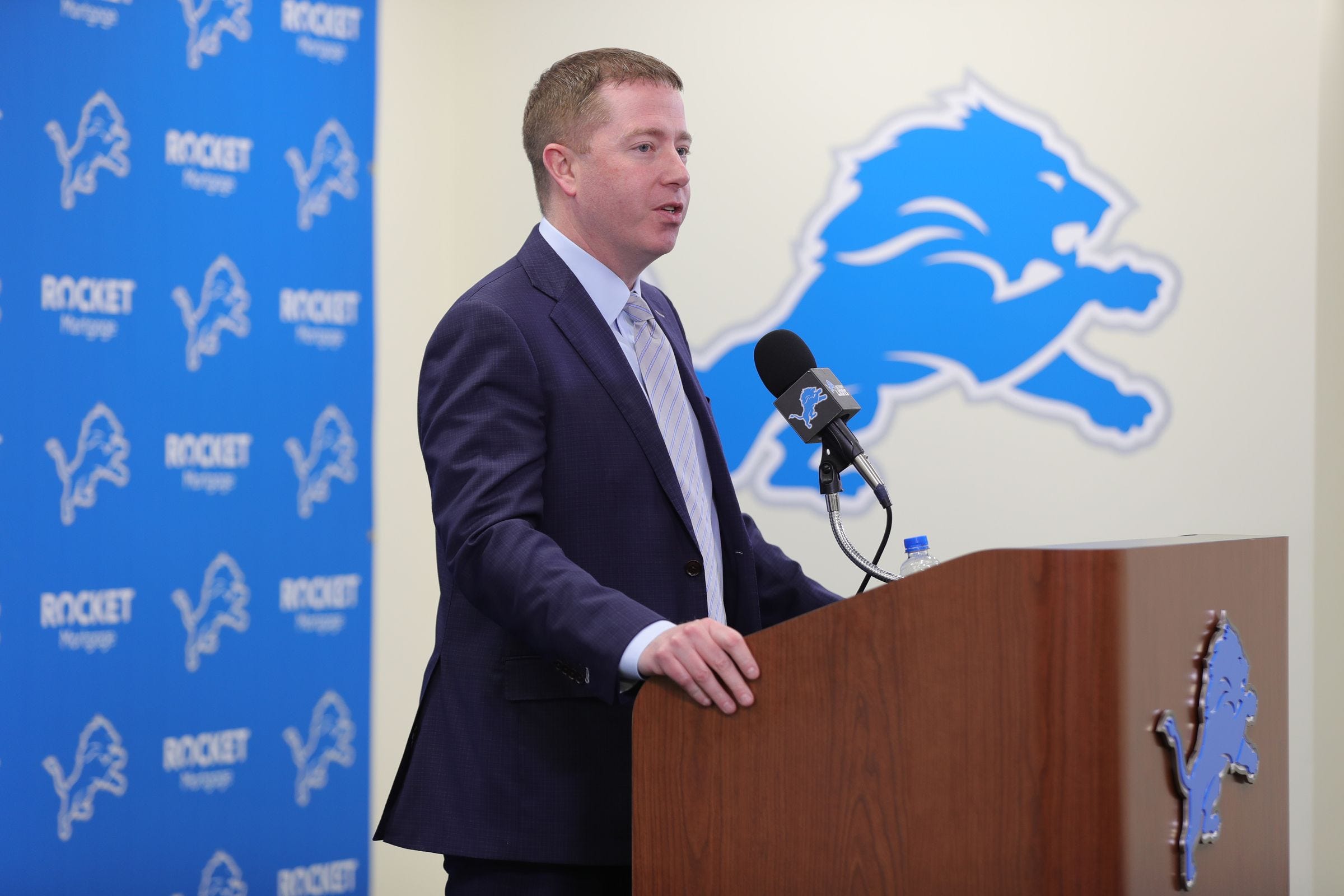 Falcons hire former Lions GM Bob Quinn as senior advisor