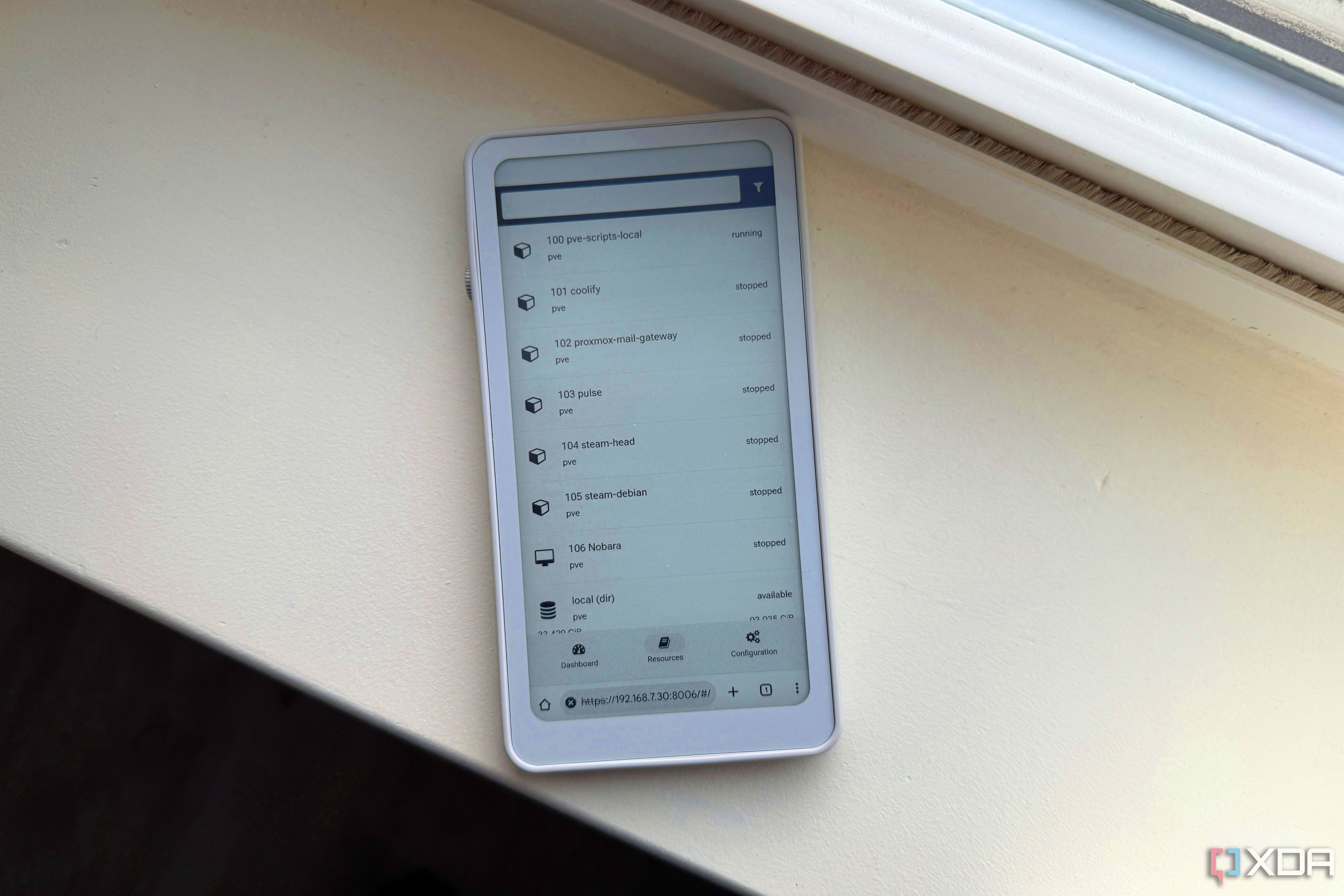 The best display for a home server isn't a monitor, it's an E Ink screen