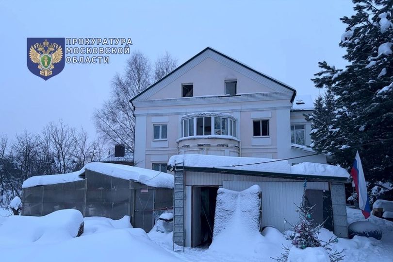 Several dead as mansion 'owned' by Russian millionaire exiled in the UK ...