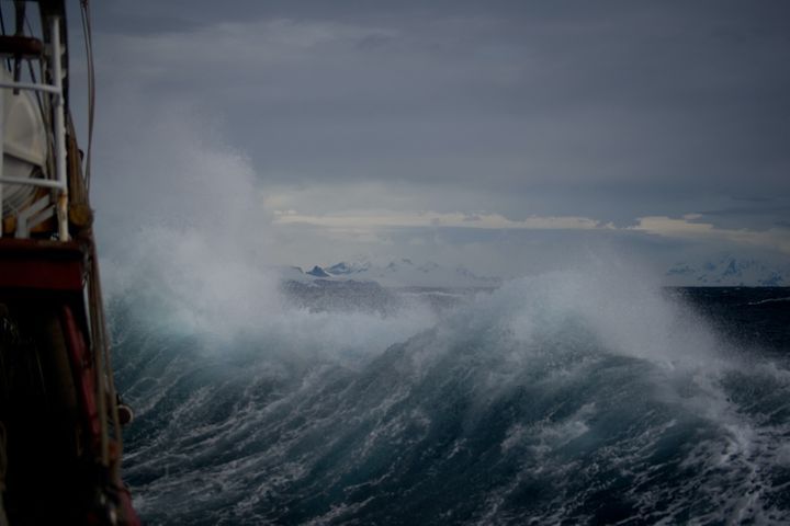 Sixty hours underwater, one man survived