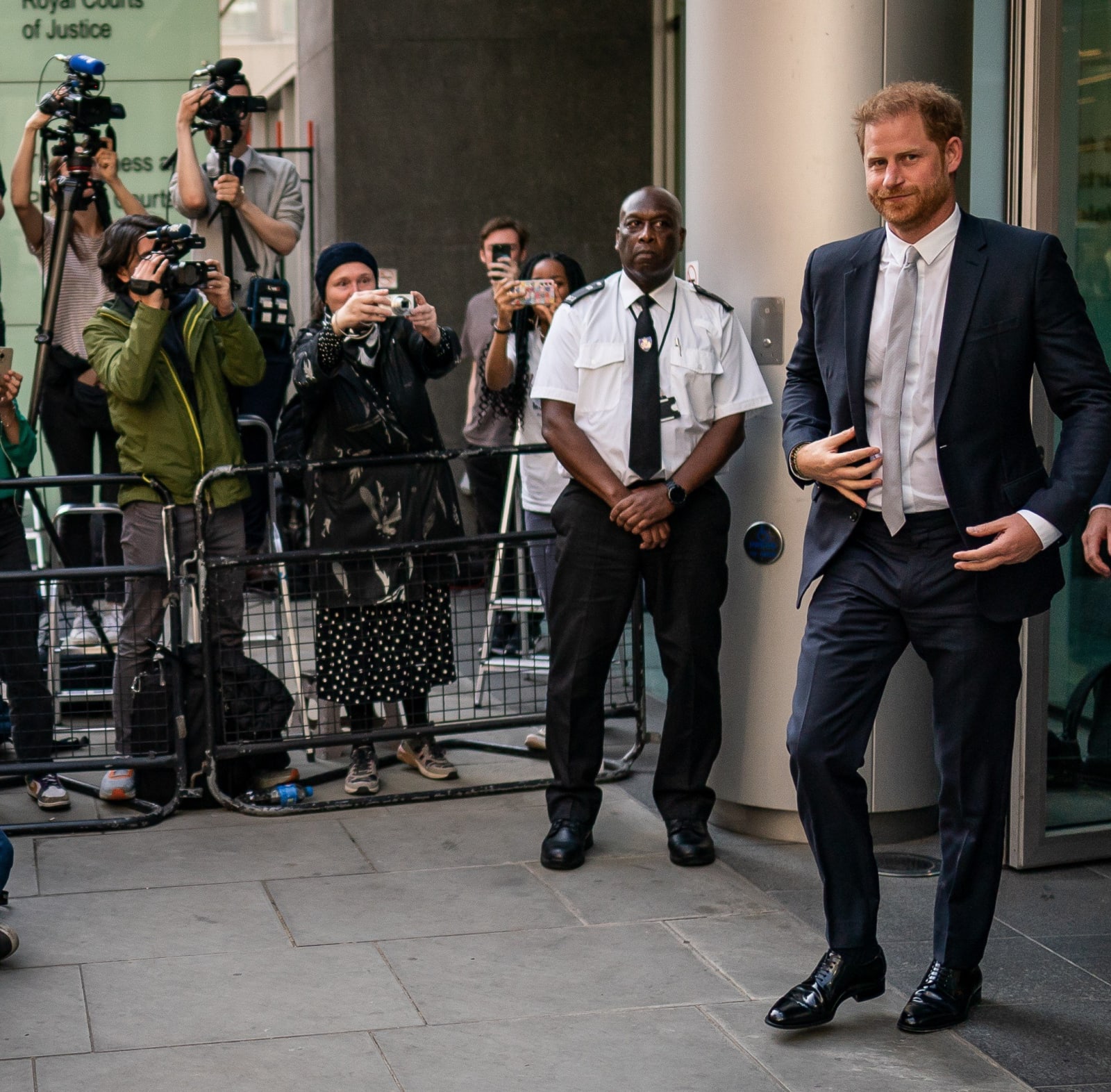 Lawyer who gave Prince Harry a 'bad experience' during cross ...