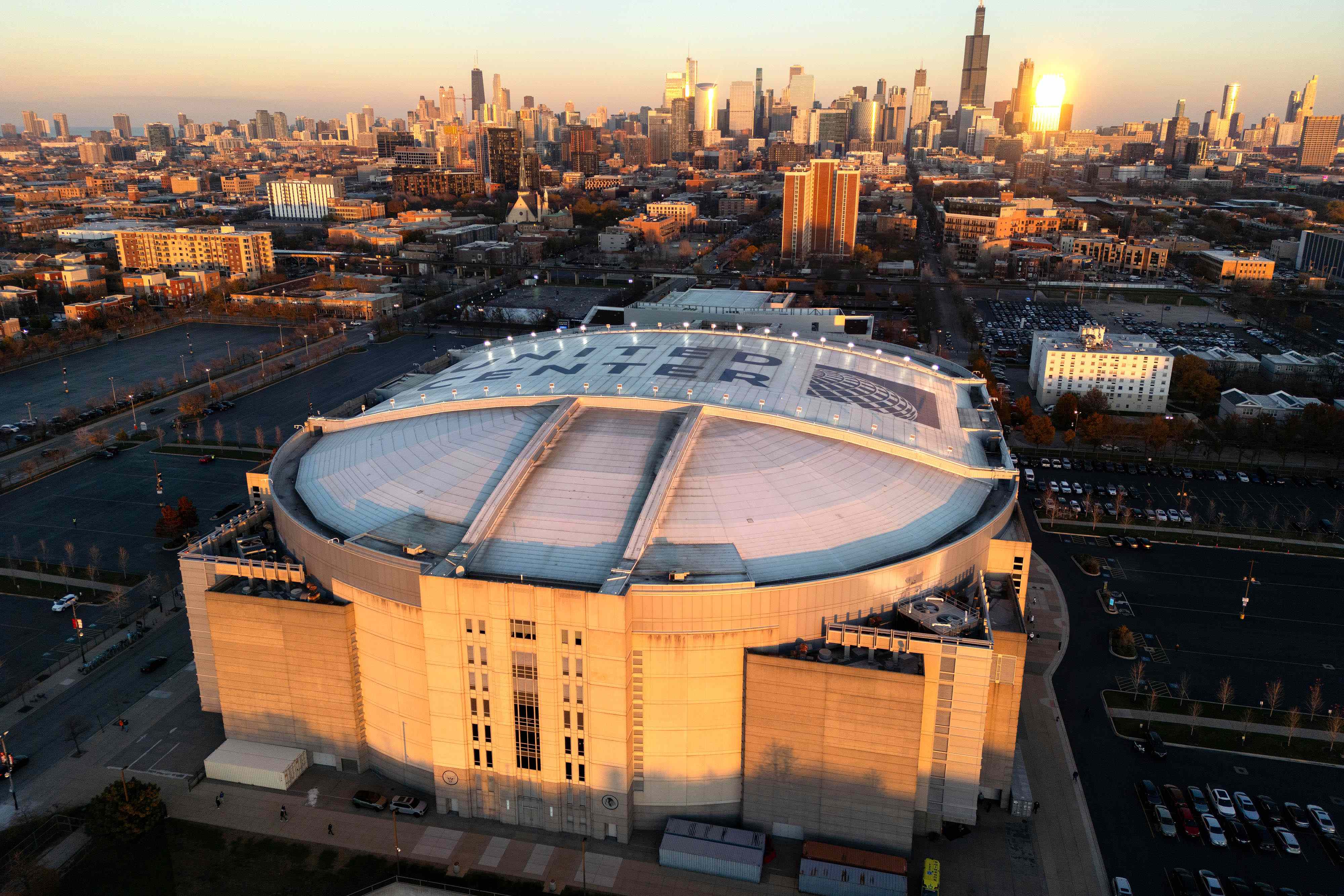 This 23,000-seat Chicago arena is debuting THC margaritas and palomas ...