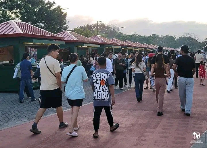 First lady turns over new Pasig River kiosks to boost MSMEs