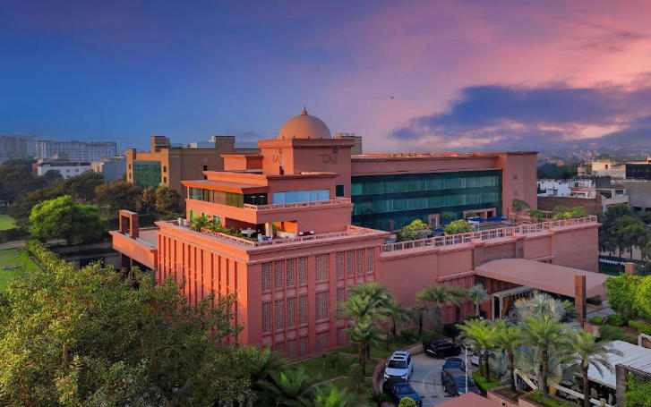 Best 5-star hotels in Agra near Taj Mahal for luxury stays ...