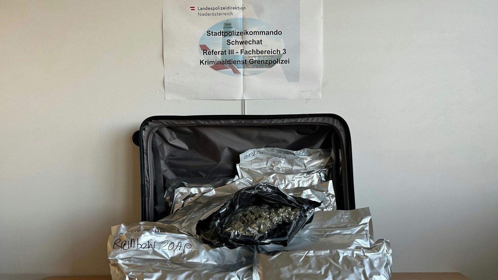 26 Kilo Cannabis am Flughafen Schwechat entdeckt