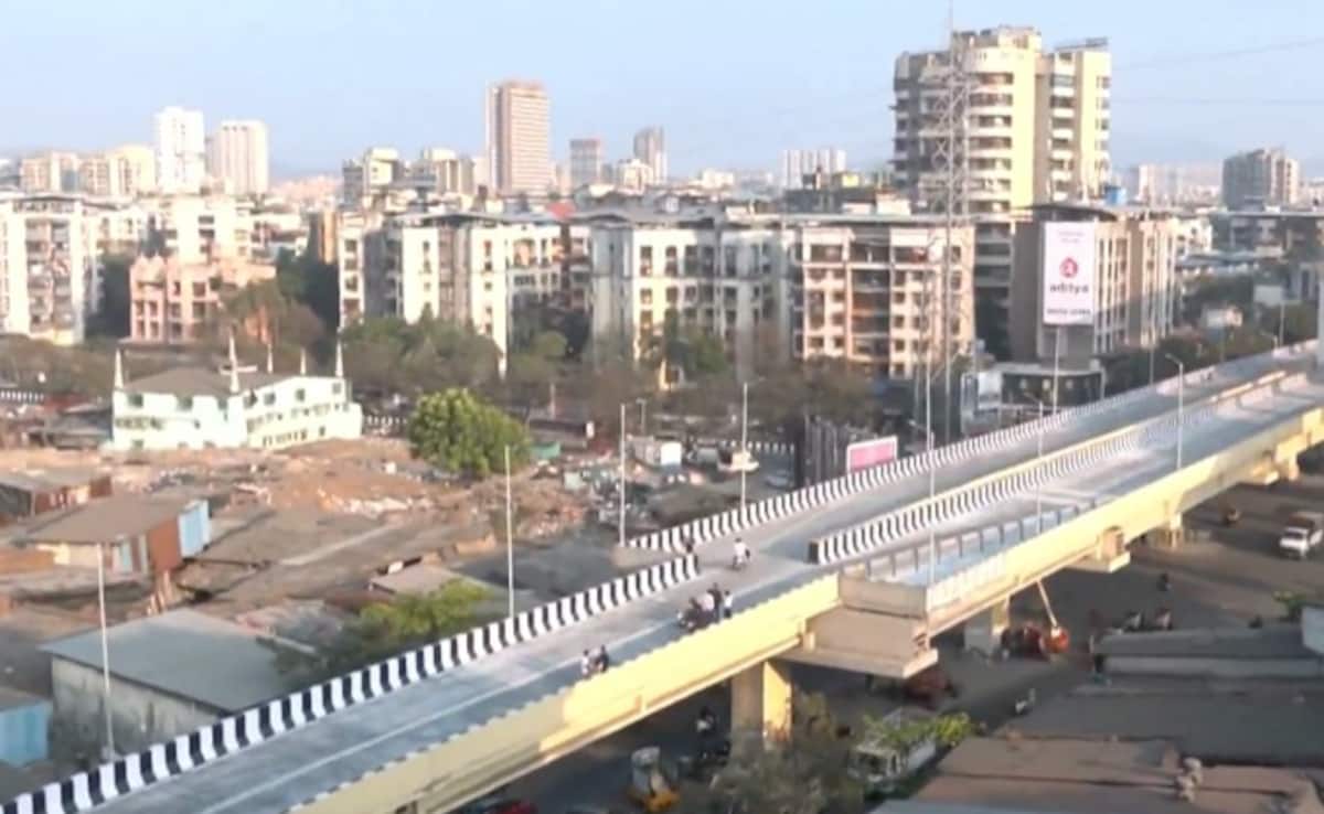 Viral video flags bizarre flyover design near Mumbai, a clarification ...
