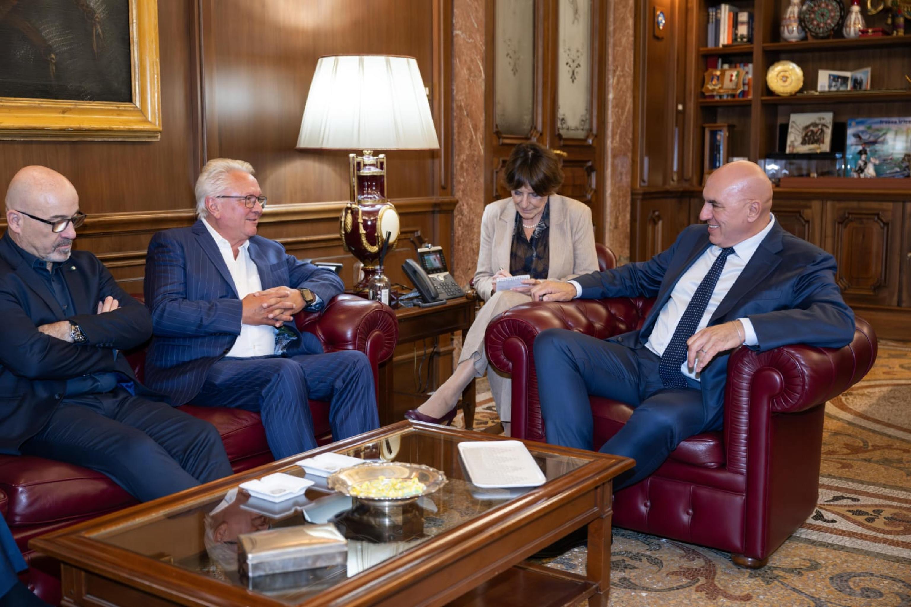 Leonardo e Rheinmetall consegnano all'esercito i primi corazzati Lynx