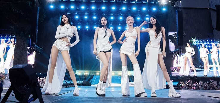 Lisa, Jennie, Rosé, and Jisoo’s tearful Deadline World Tour finale has ...
