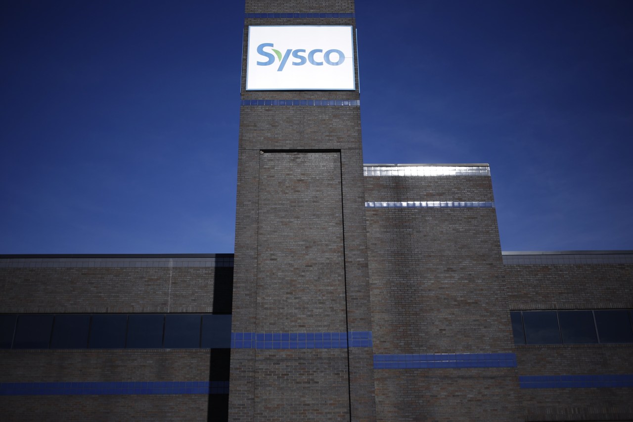 Sysco 2026 adjusted earnings seen at high end of range