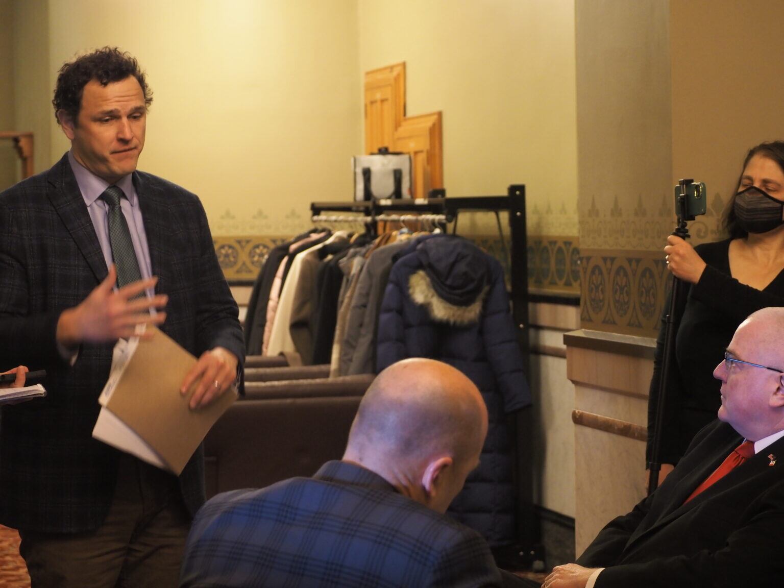 Iowa senators advance ban on 'geoengineering,' weather-altering activities