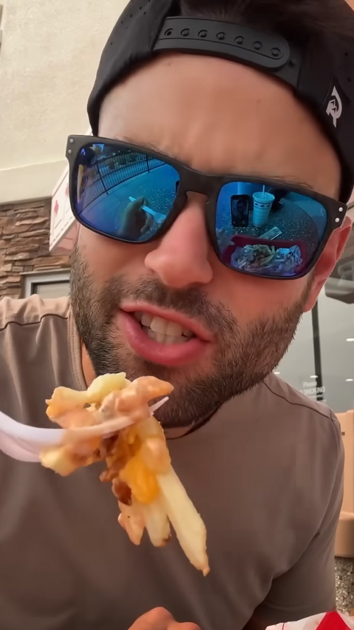 Canadians trying America’s most famous burger In-N-Out