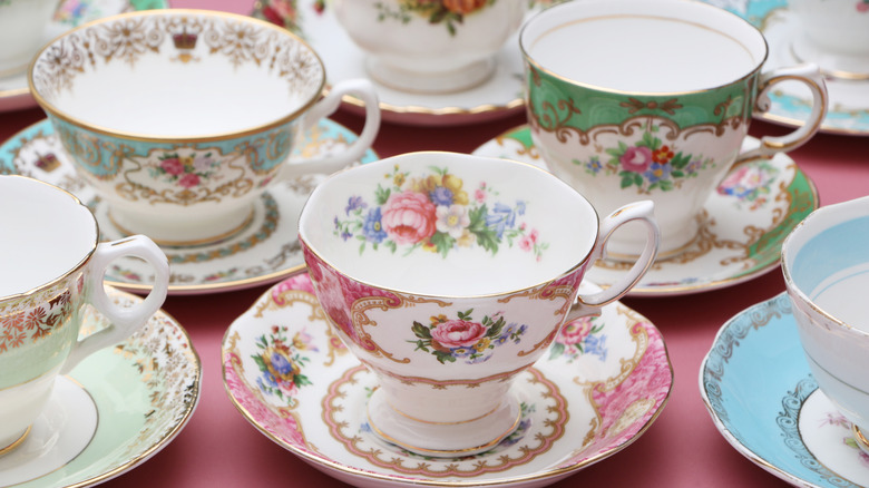 7 tips for carefully cleaning vintage dishes without wrecking them