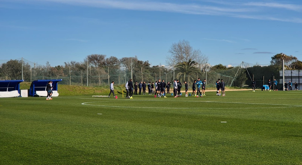 Napoli-Chelsea, la rifinitura: l'allenamento degli azzurri a Castel ...