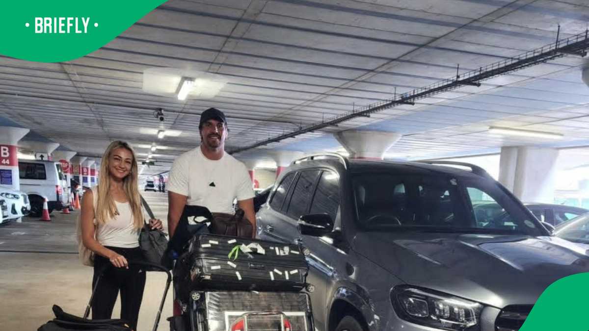 Eben Etzebeth and wife Anlia share festive family photos with their kids