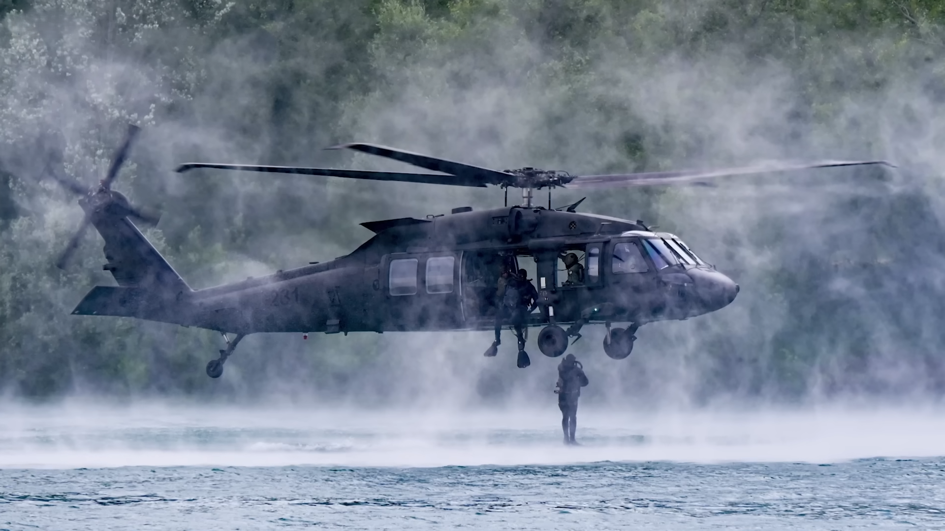 No cockpit. More cargo. - This new US helicopter can fly without a pilot