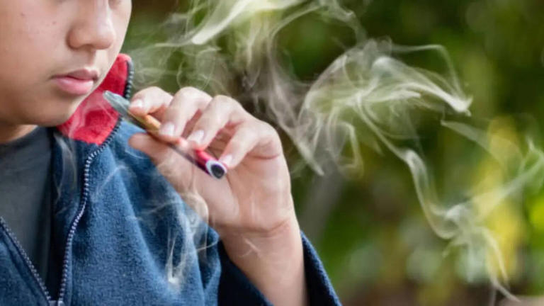 Started smoking before 20? Your stroke risk is dangerously higher, says ...