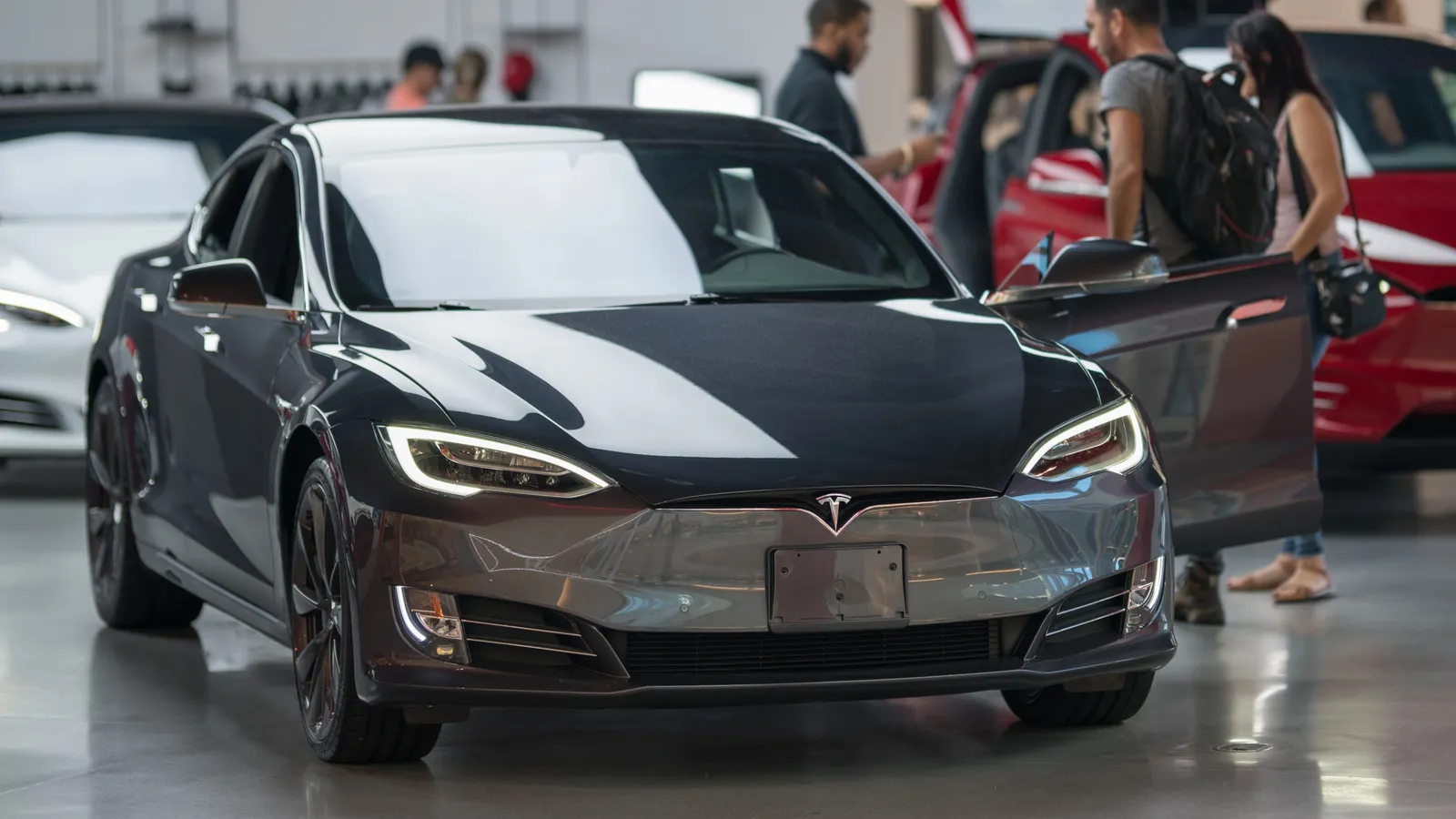 Tesla clears inventory and updates features amid global EV rivalry