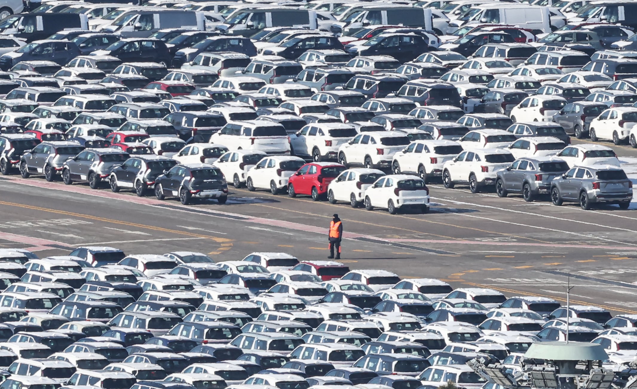 Trump's 25% tariff threat plunges South Korea's auto industry into ...