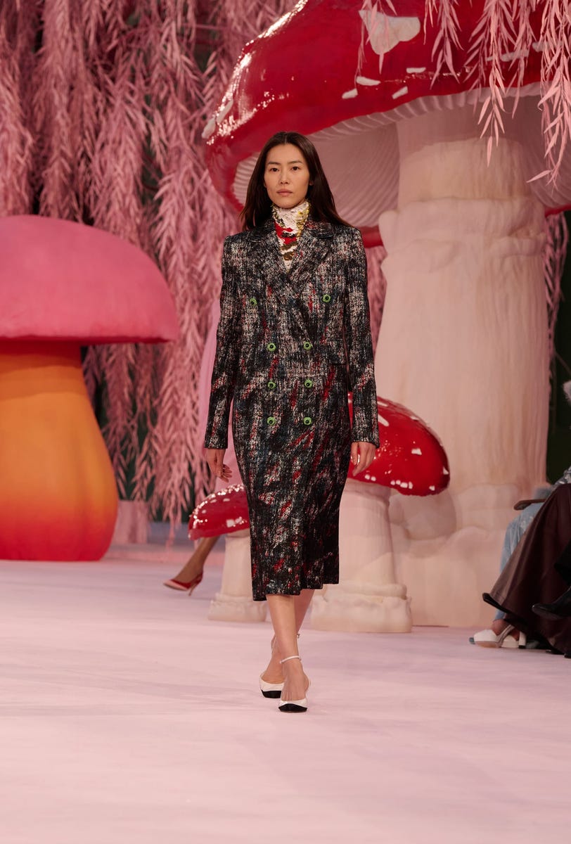 At Chanel haute couture spring-summer 2026, earthy whimsy and freedom ...