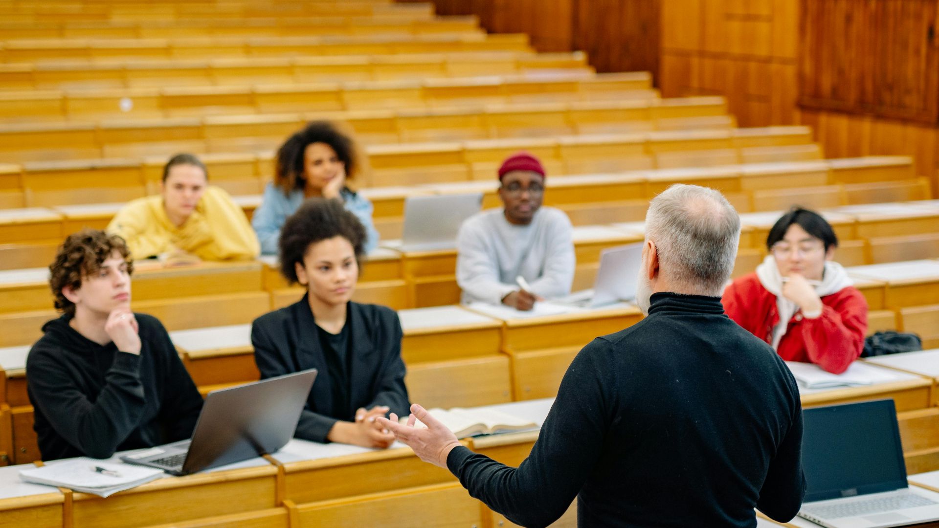 No college savings? Here's how to navigate the scholarship system