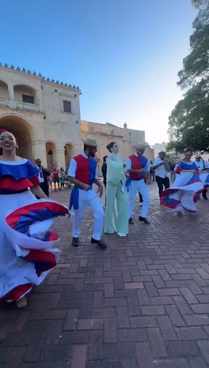 Miss Universe 2025, Fátima Bosch, learns how to dance merengue in the ...