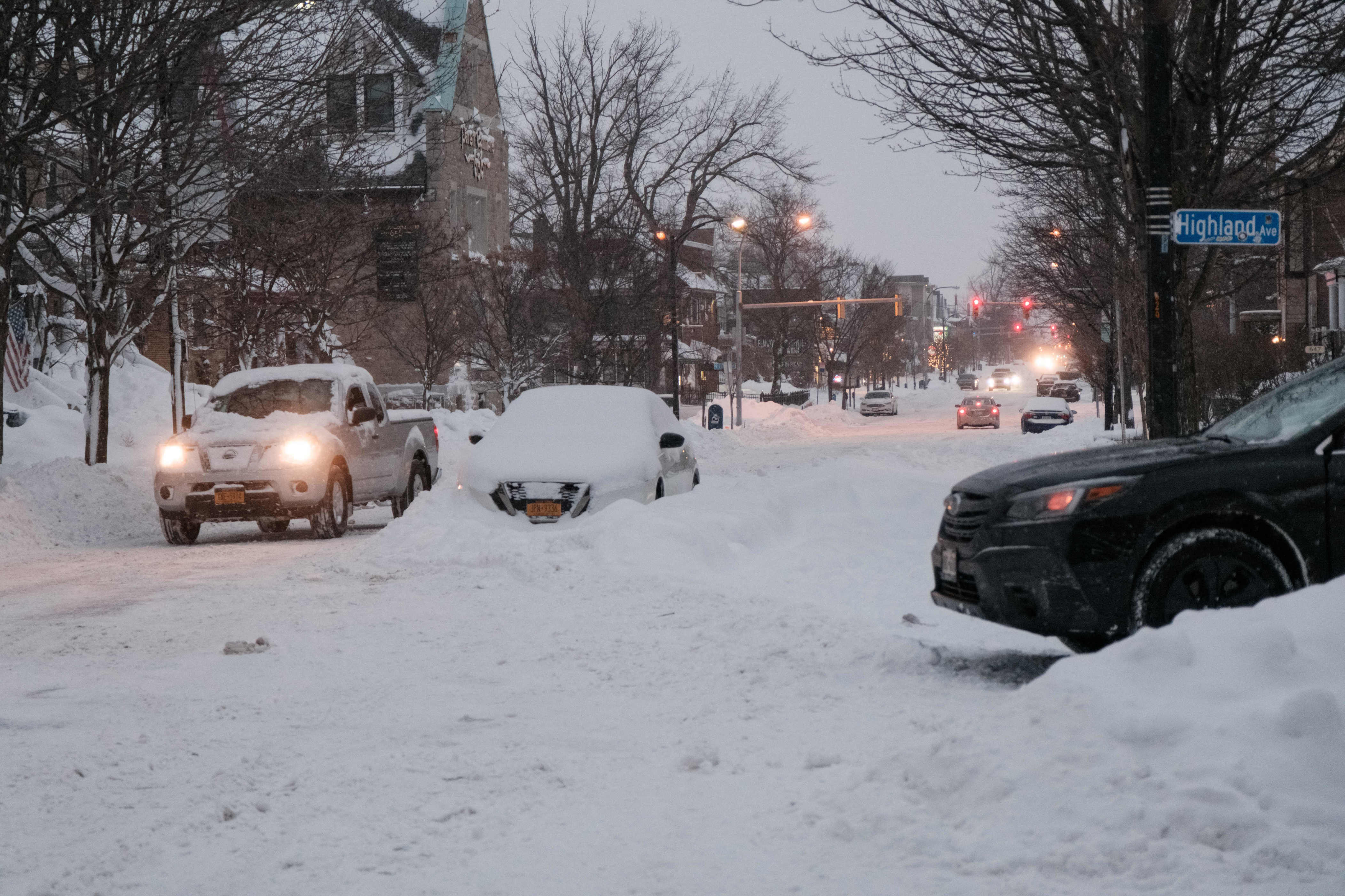What is "thundersnow"? Rare weather phenomenon captured in New York