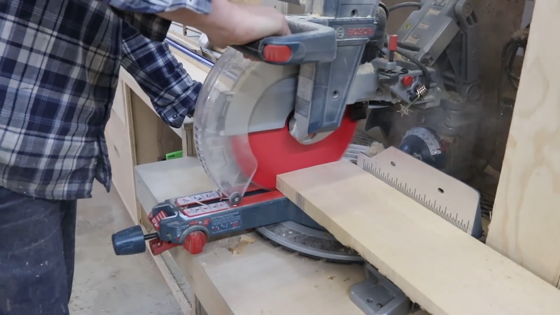 I finally fixed my outfeed table and doubled my shop storage