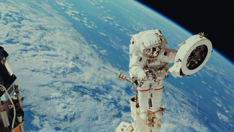 Ex-astronaut slams new lunar suits: 'They're not great right now'