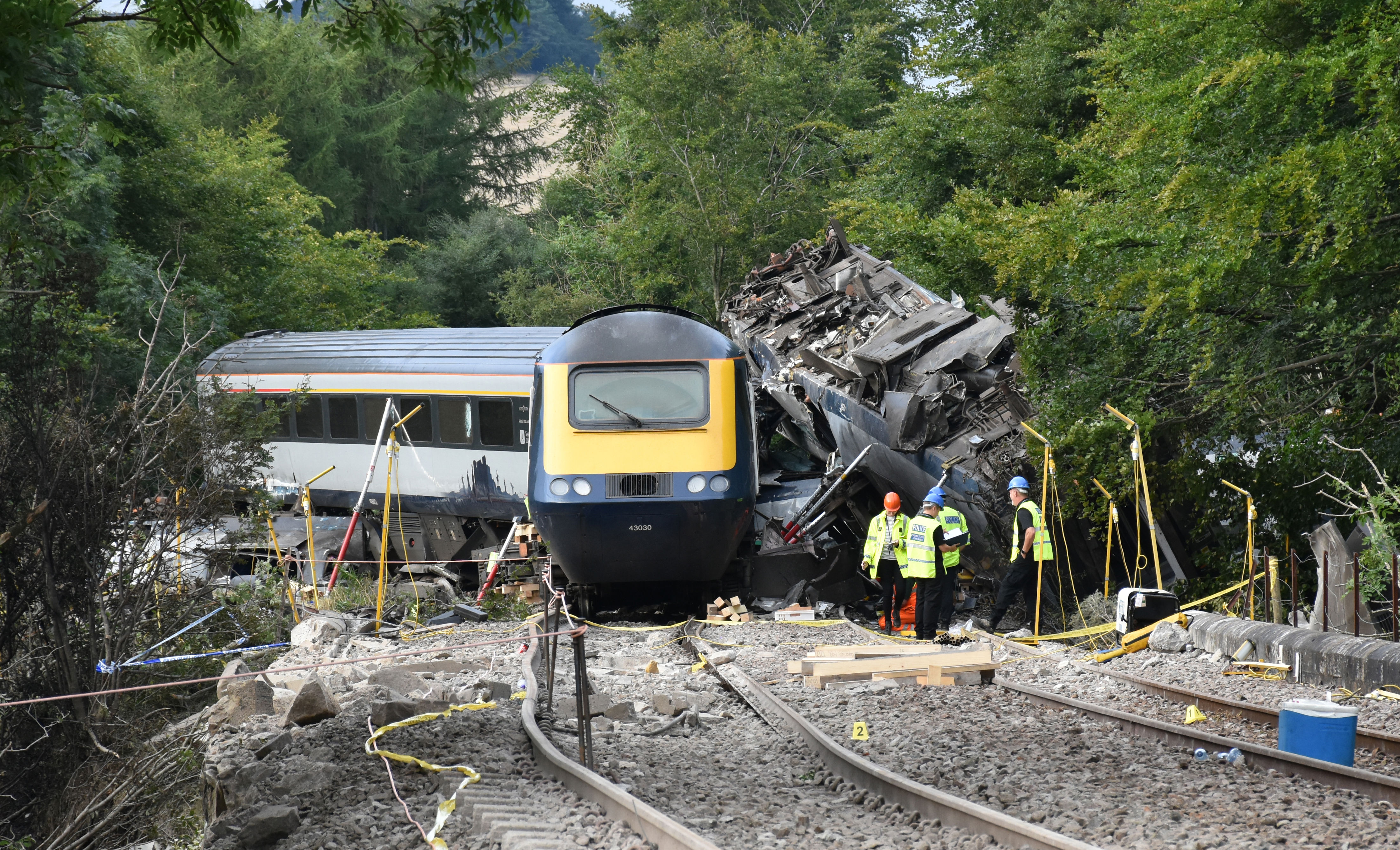 Network Rail infrastructure management 'ineffective', derailment ...