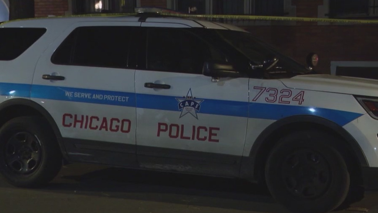 Chicago police: Man shot, killed outside South Side restaurant