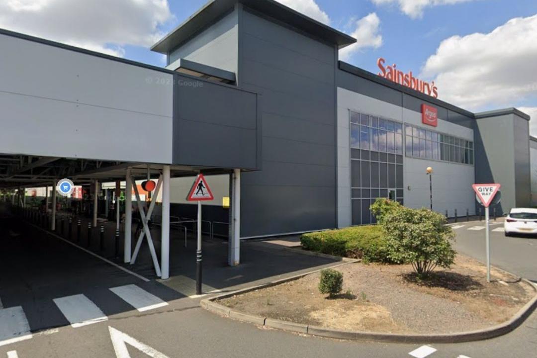 Police Interceptors viewers watch as man headbutts off-duty officer at ...