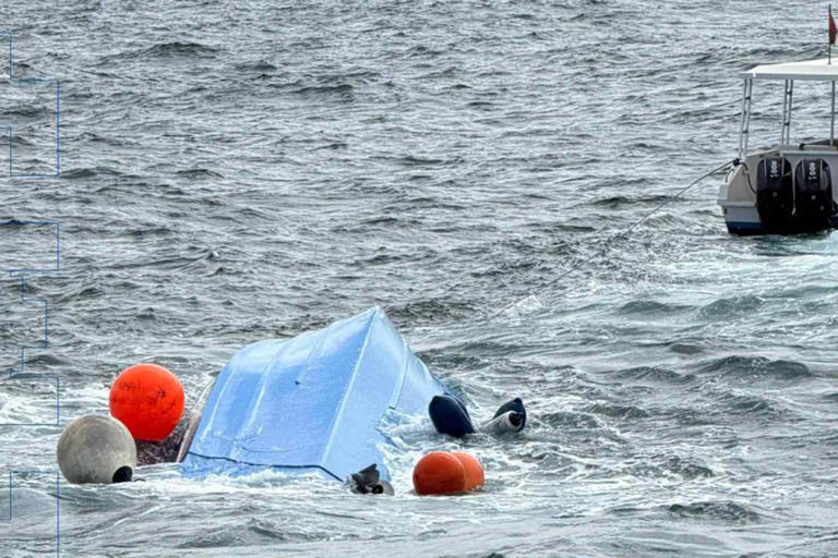 3 tourists dead after tour boat carrying 25 passengers capsizes less ...