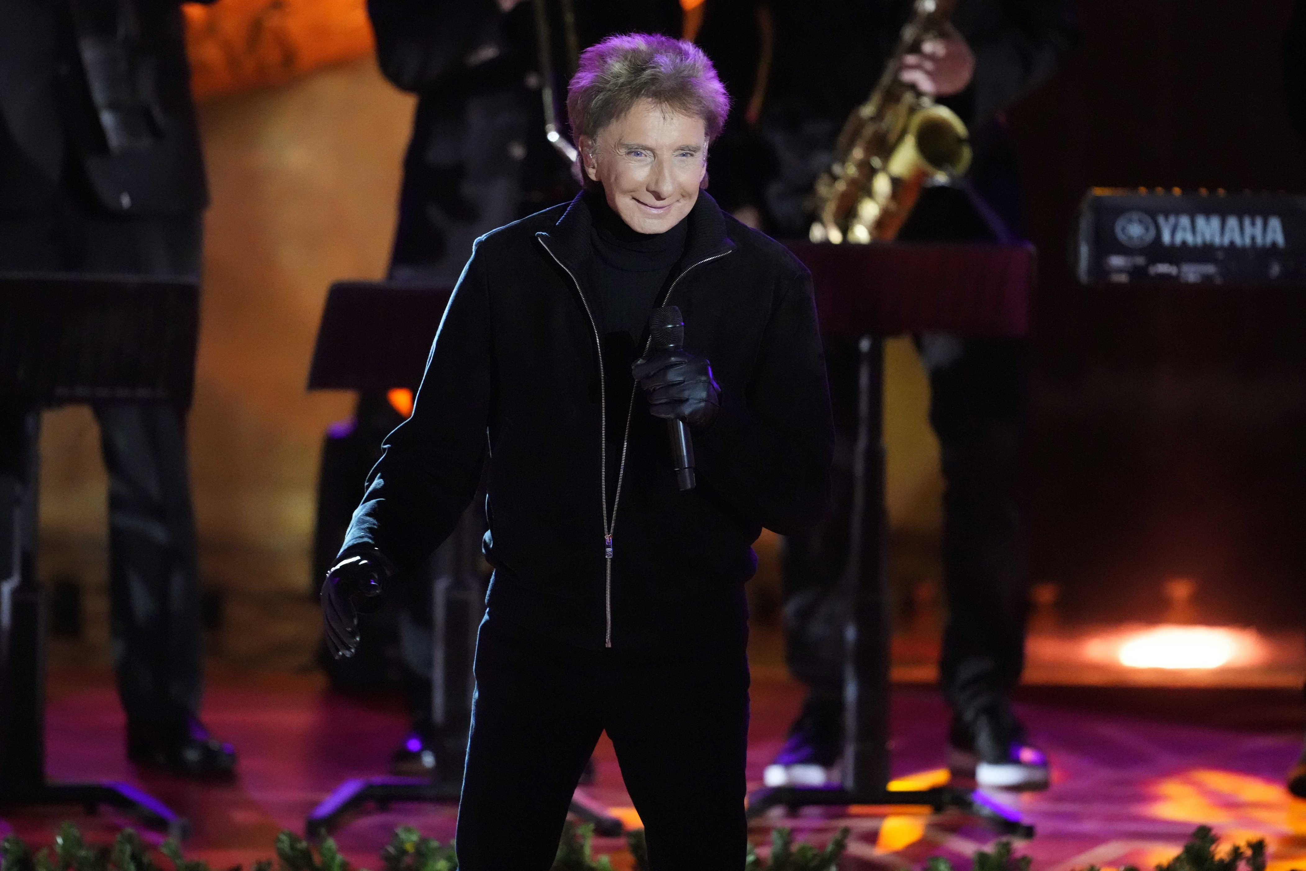 Barry Manilow to perform for final time in Portland
