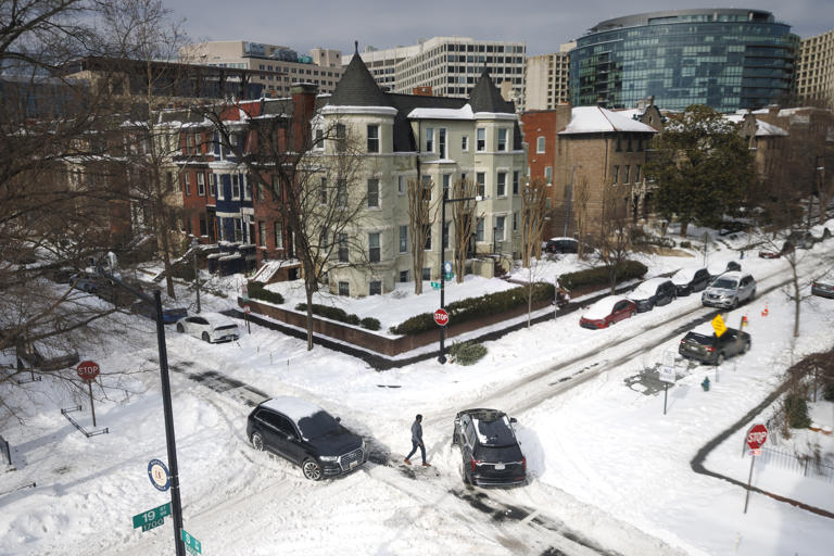 DC area stalled in snow and ice: Schools closed, transit limited as ...