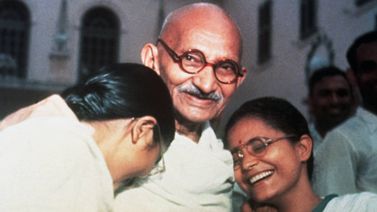 Mahatma Gandhi, pacifista: "La felicidad es cuando lo que piensas, lo ...