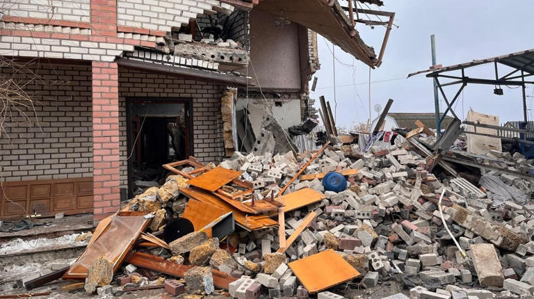 Russian forces strike Zaporizhzhia Oblast and Kherson: two women killed