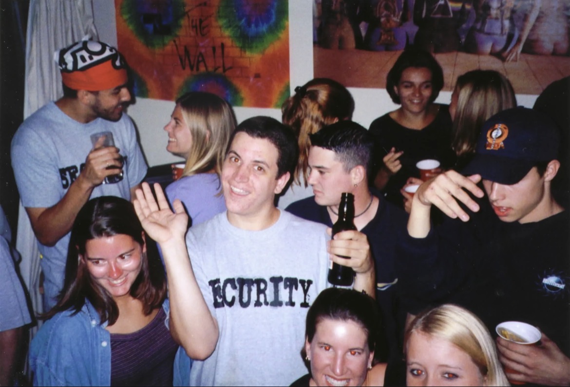 Retro college parties before phones ruined everything