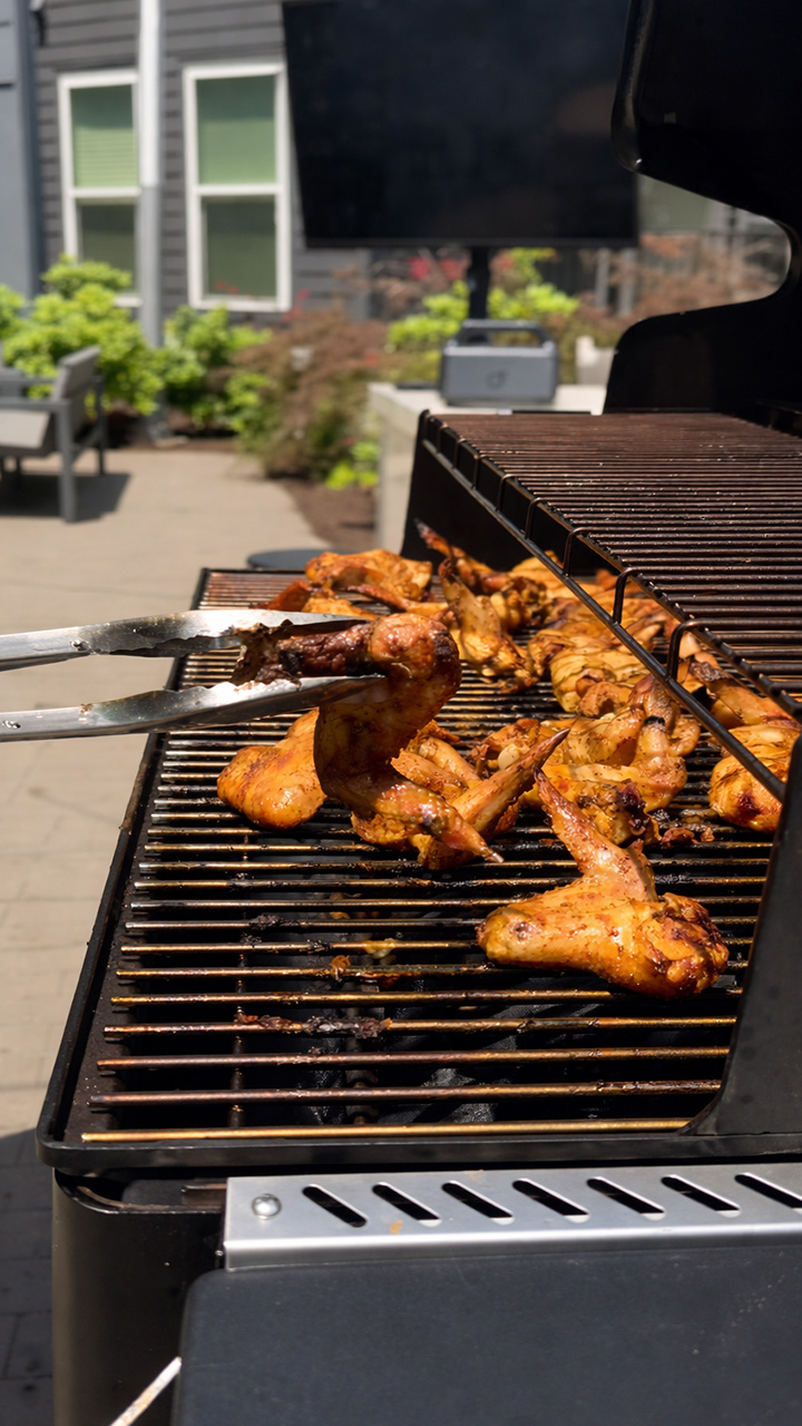 Grilled chicken wings at 400°