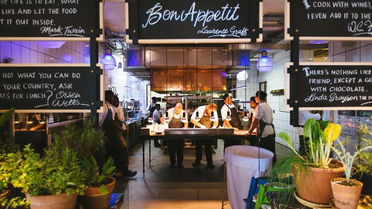 5 phrases top chefs use to end kitchen disputes immediately