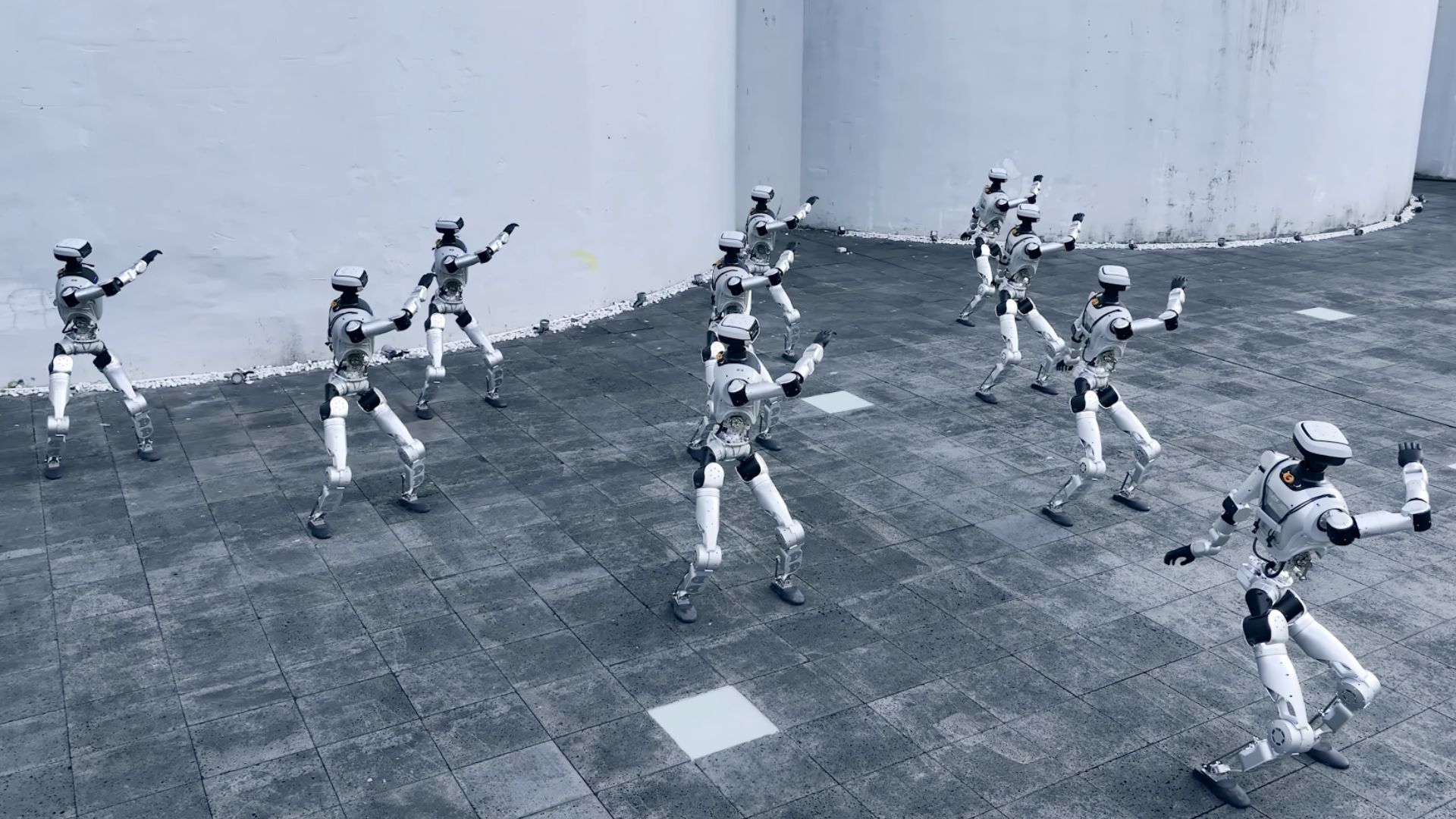 Video: China’s 18 humanoid robots emerge from crates in an Ex Machina ...
