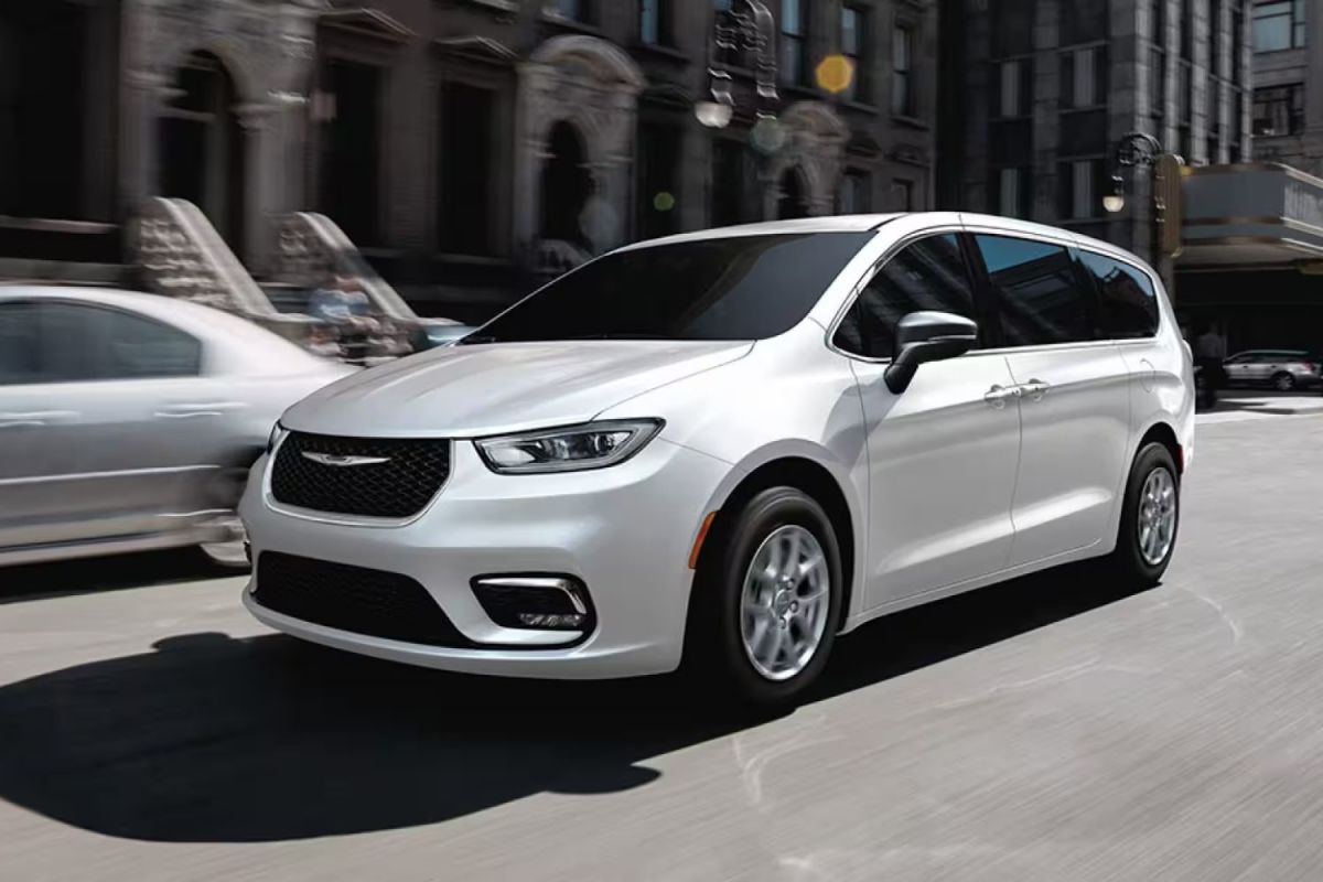 Chrysler Pacifica January Lease Deals Still Undercuts the Honda Odyssey