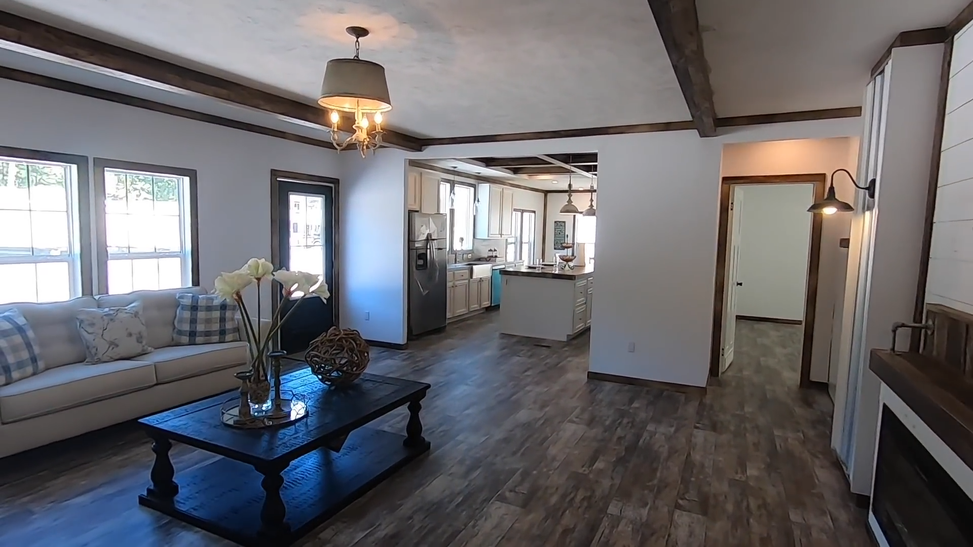 This mobile home has more kitchen storage than most houses