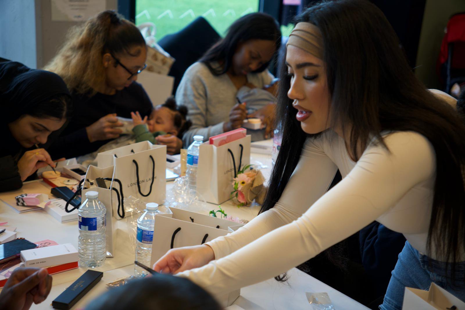 Mum's free lash workshop overwhelmed by 150 responses