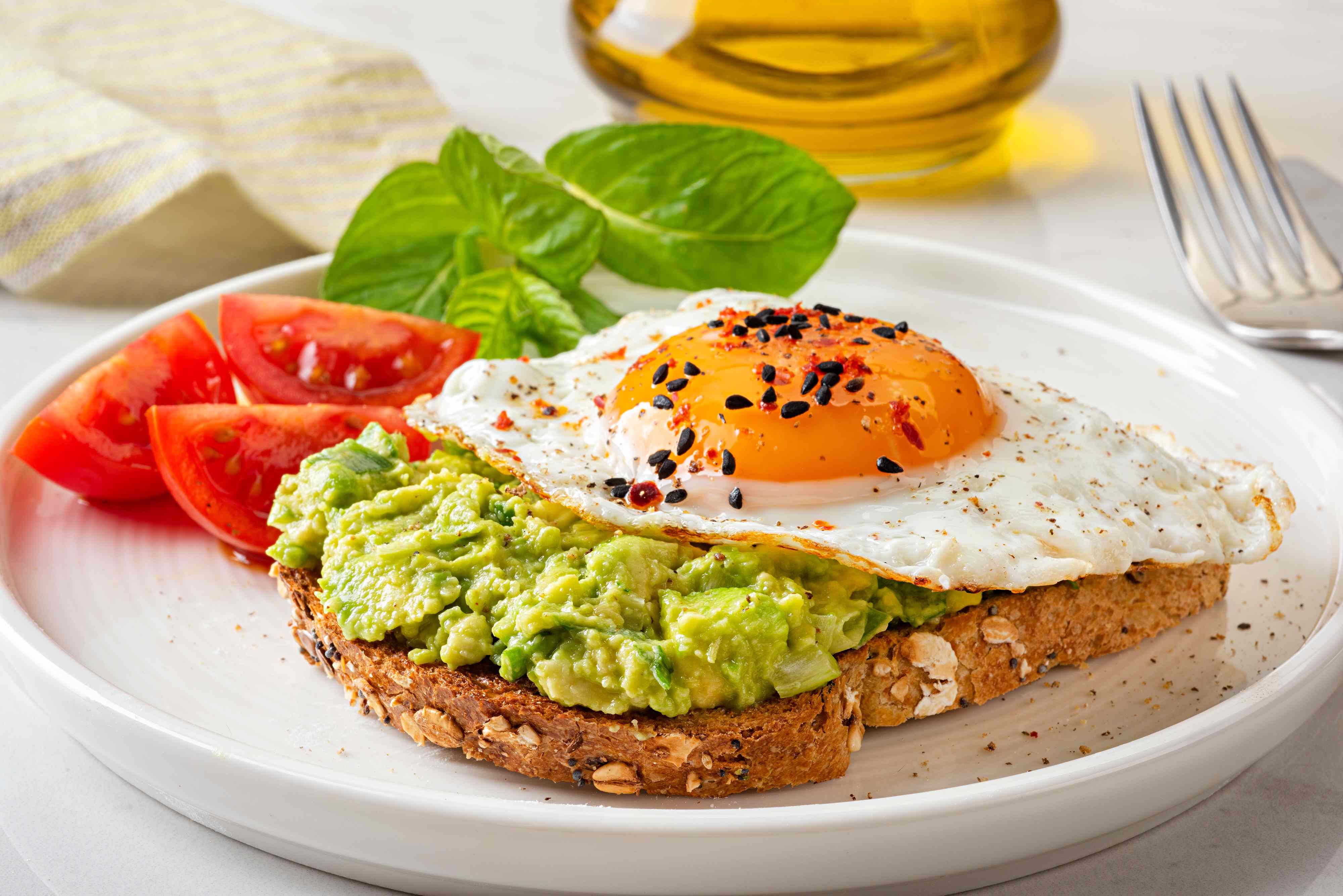 What happens to your blood sugar when you eat avocado toast with eggs