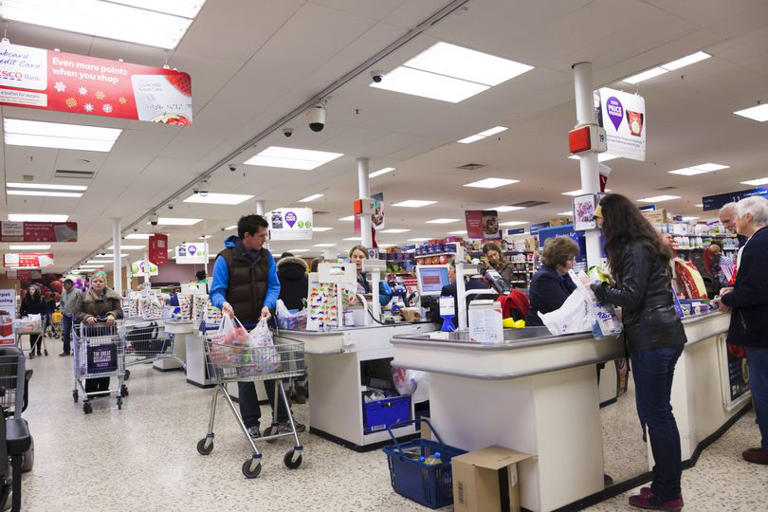 Tesco shoppers divided over checkout 'rule'