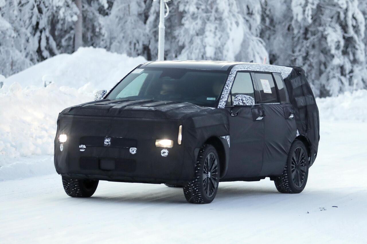 Hyundai Santa Fe facelift: design premium e addio al look off-road