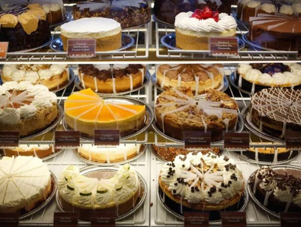 The Cheesecake Factory lanzó a la venta tortas enteras: cuánto cuestan ...